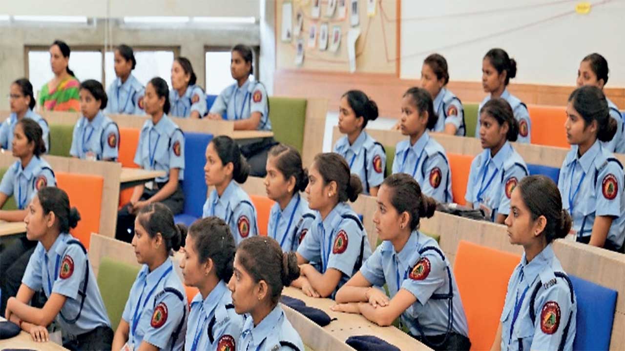 Women Will Also Be Seen Working In Fire Service 45 Girls Awarded